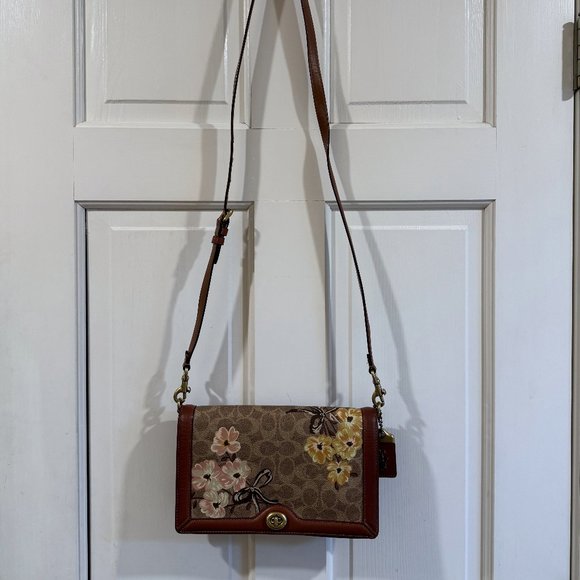 Coach | Bags | Coach 941 Riley Signature Canvas Prairie Blossoms ...